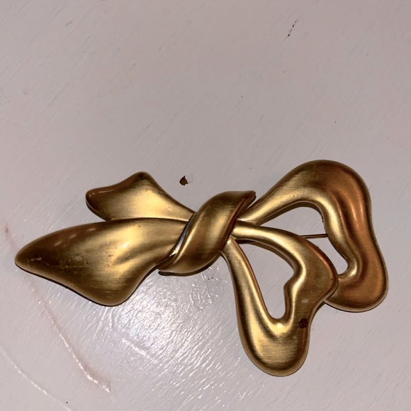 Monet | Jewelry | Vintage 7s Monet Bowribbon Broochpin | Poshmark